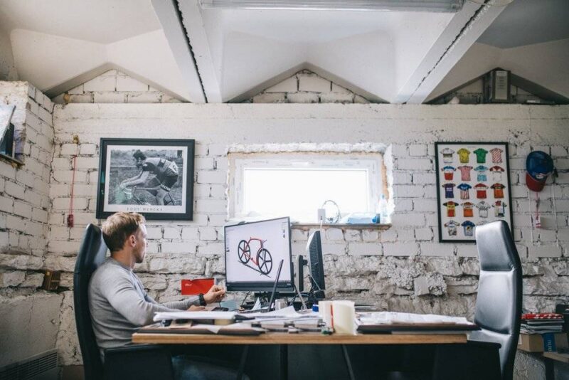 A Complete Guide to Outsource Manufacturing (2024) — Katana