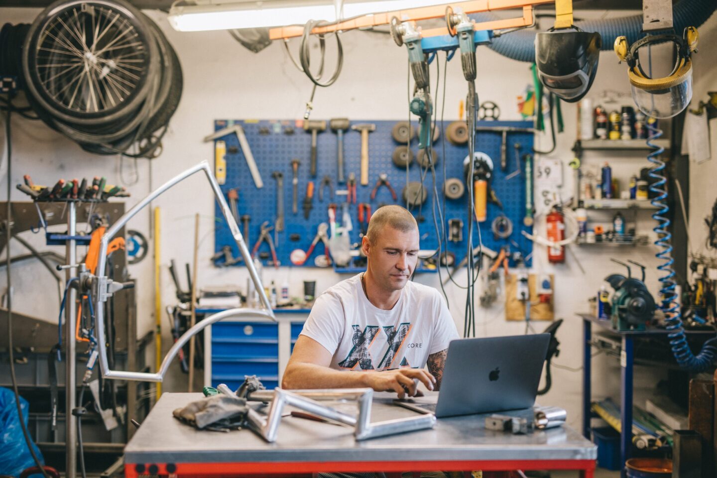 Light Manufacturing Explained: The Ultimate Guide (2024)— Katana